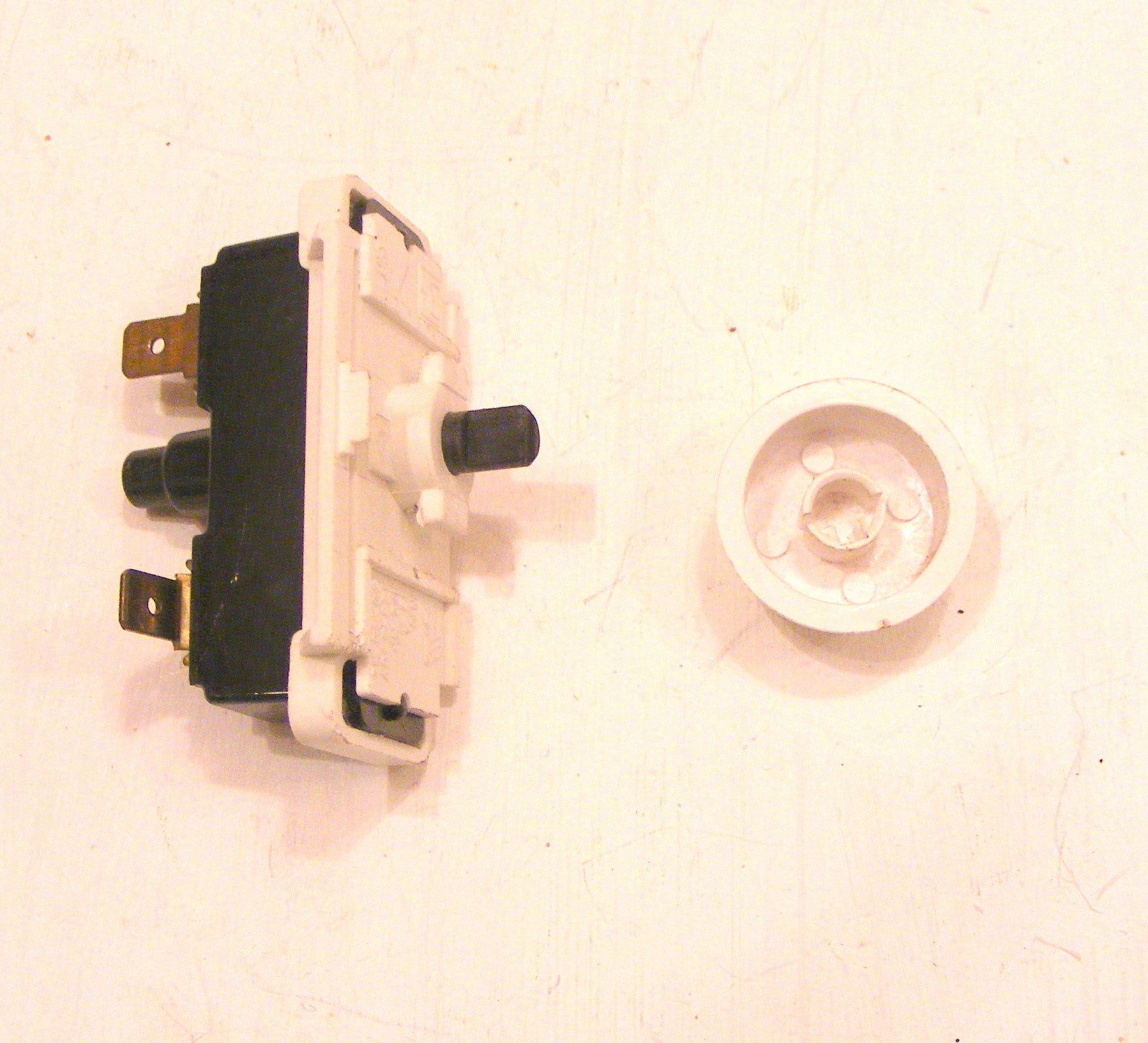 131628900 Frigidaire Washer Push to Start Switch – Good Appliance